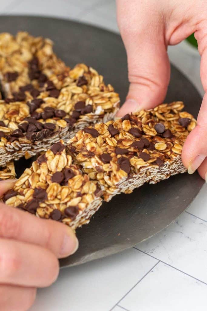 Chocolate Chip Granola Bars - Happy Snackcidents