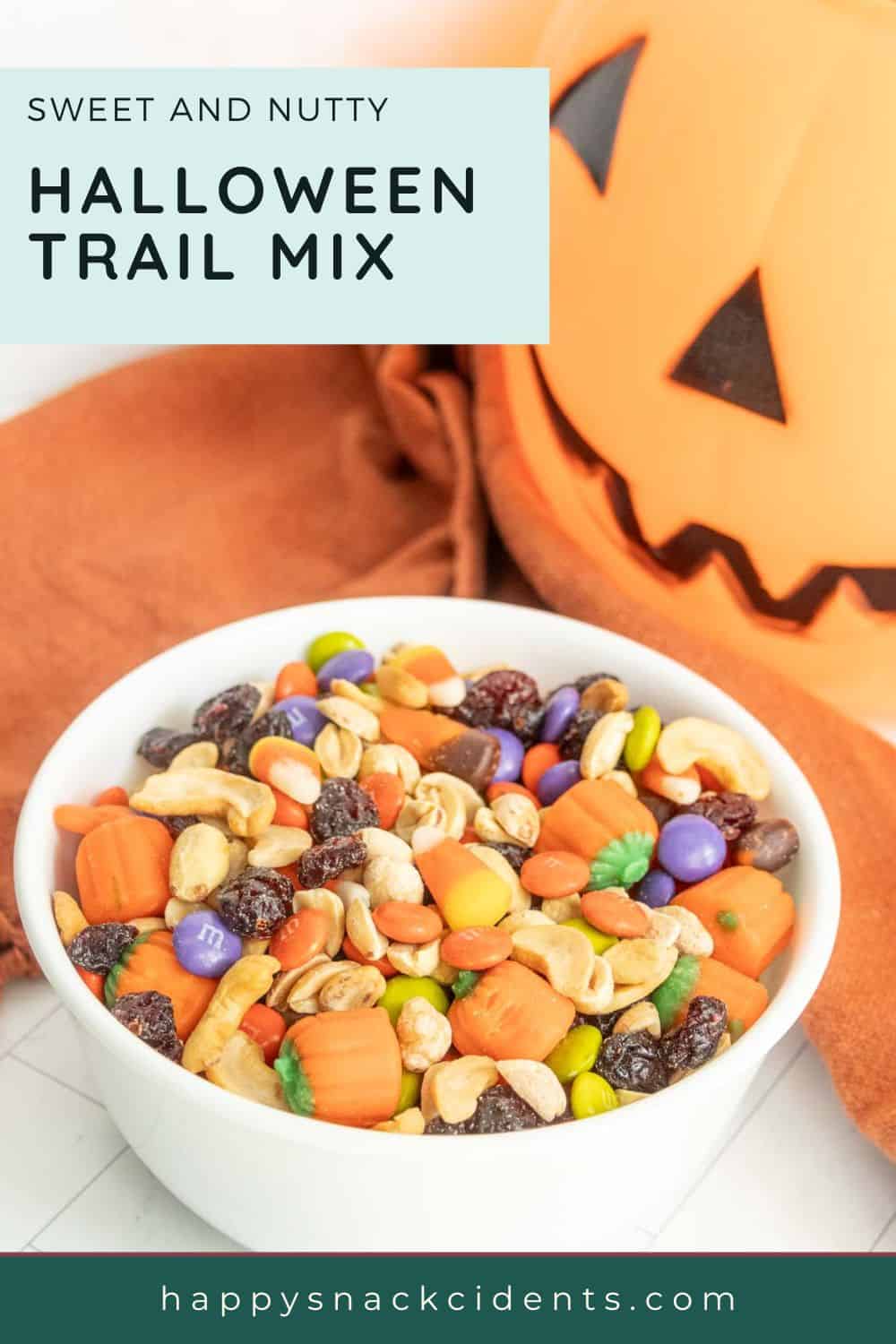 Halloween Trail Mix - Happy Snackcidents