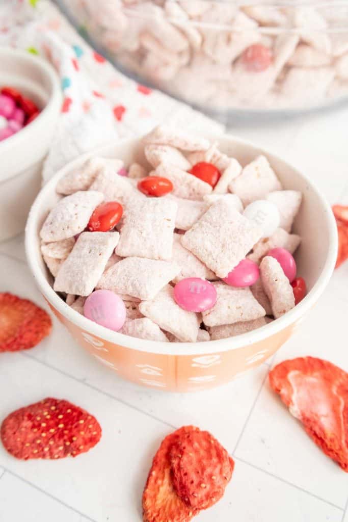 Strawberry Chex Mix - Happy Snackcidents