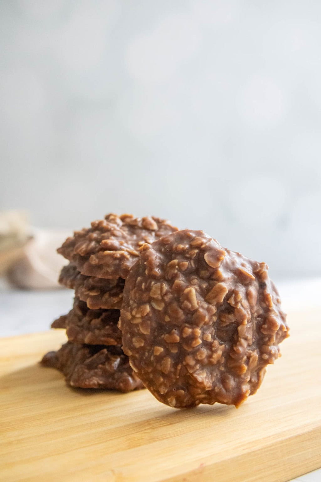 No Bake Chocolate Oatmeal Cookies - Happy Snackcidents